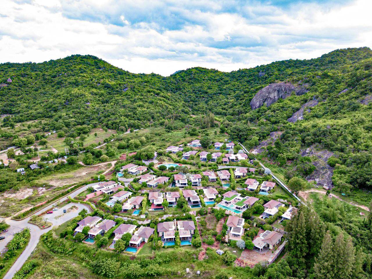 ที่พักหัวหิน พูลวิลล่าติดทะเล วิลล่าปราณบุรี | Spirit Resort